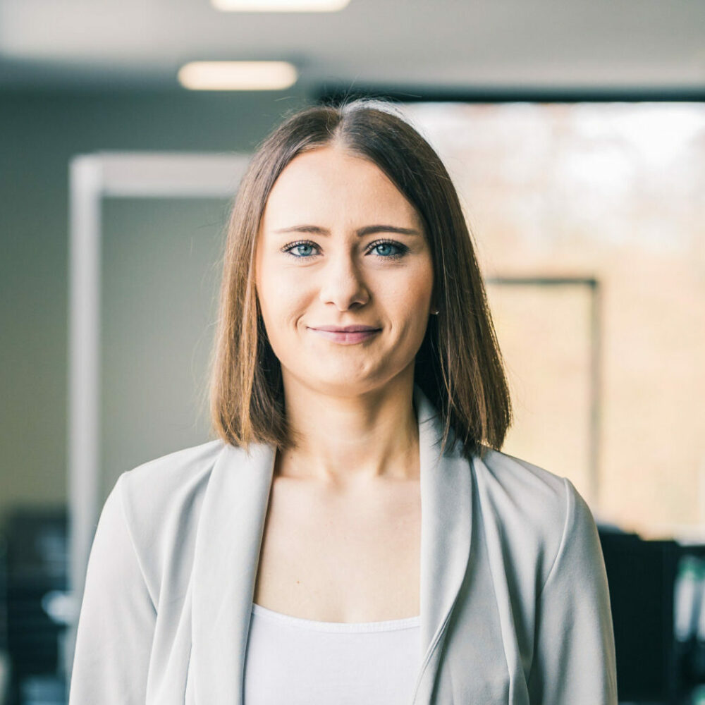 Jade-Pack | All contacts at a glance